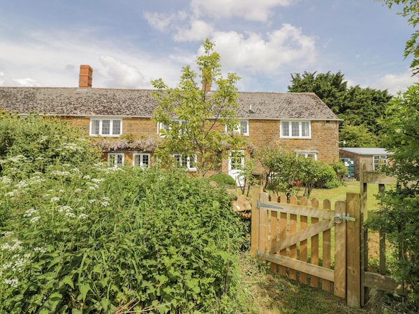 Priors Mead, Pet Friendly, Character Holiday Cottage In Cropredy - Banbury
