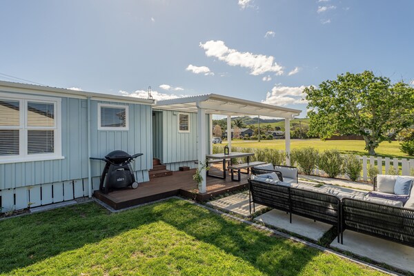 Blue Belle - Gorgeous Cottage Close To Beach + Spa - Whitianga