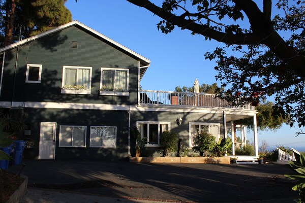 Malibu Home With Panoramic View Of Pacific Ocean - Malibu, CA