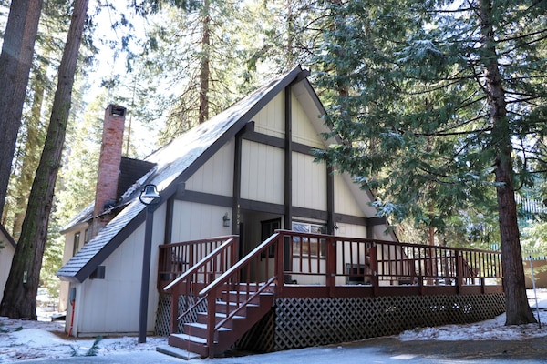 Secluded Cabin At Shaver Lake Quiet, Private & Pet-friendly - Shaver Lake, CA