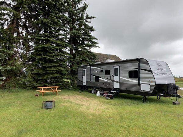 New 33' Rv On 24 Acres At Firefly Horse Co Wellness Retreat Center - Columbia Falls, MT