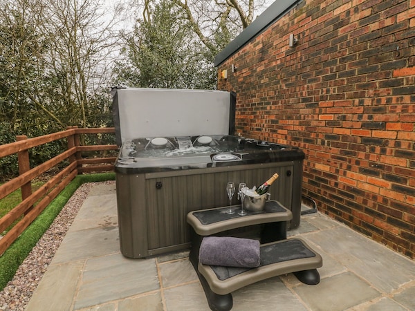 Saddlers, Pet Friendly, With Hot Tub In Fulford - Castleton
