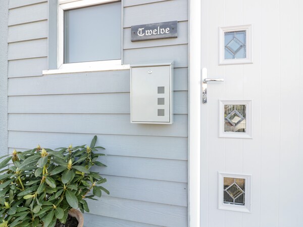 Eloen, Country Holiday Cottage, With A Garden In Crantock - Fistral Beach