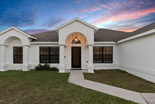 St Lucie Central Cozy Casa - Port St. Lucie