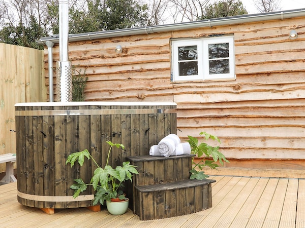 Sebright, Pet Friendly, With Hot Tub In St. Austell - St Austell