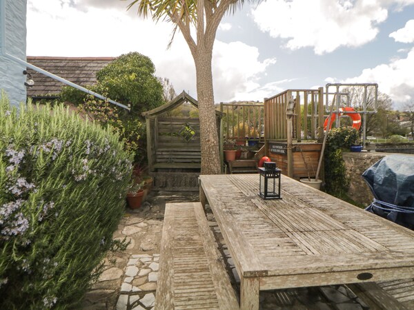 Oak Cottage, Pet Friendly, Character Holiday Cottage In Hooe - Noss Mayo