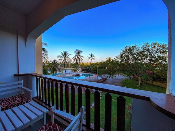 Beachfront Fully Furnished, Self-catering Studio Apartment In Diani, Kenya - Diani Beach