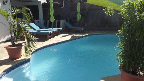 Private 3-bedroom House With Private Pool - Saint-Pierre