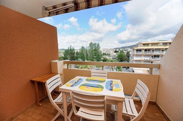 Le Lavandou, Location T2 Pour 4 Personnes, Bord De Mer, Centre Ville - Le Lavandou