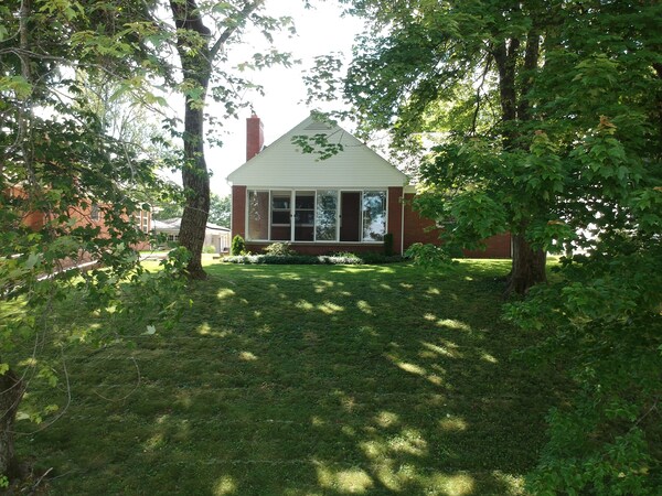 Centrally Located Mid Century Traditional Home - Luce Township, IN