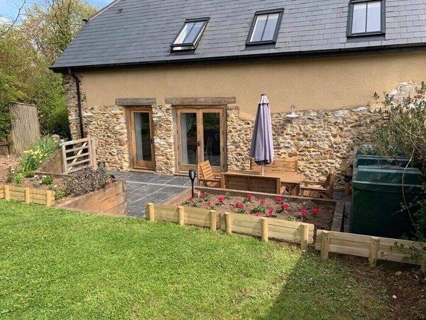 Luxury Three Bed Barn Conversion, Idyllic Setting, Cosy Barn W/woodburner, Devon - Devon