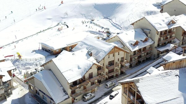 10m Des Commerces, Piscine, Balcon, 35m², Les Orres - Les Orres