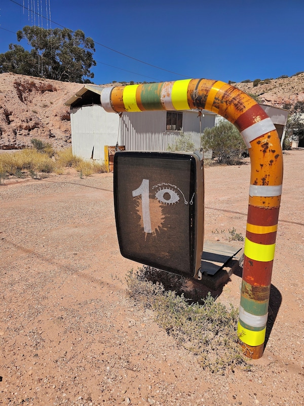 Earthworm 2 House - Light Filled Underground House - In The Safest Area In Town. - Coober Pedy