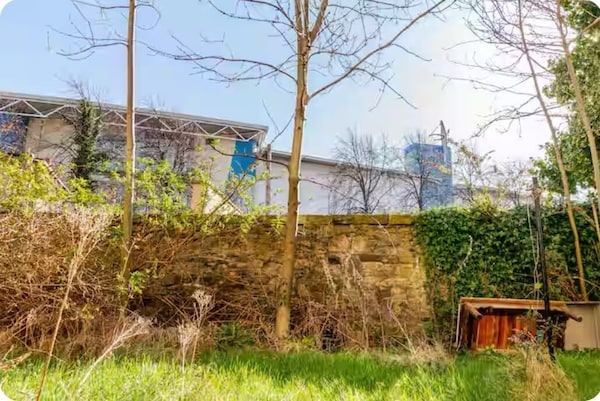 3 Bed Central Apartment - Pet Friendly & Parking - Edinburgh
