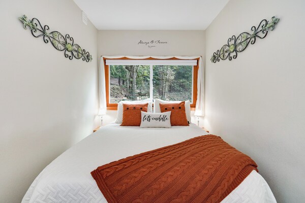 Unique Shipping Container Home Farm Stay With Scottish Highland Cows - Longview, WA
