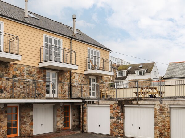 Pilchard Cottage, Pet Friendly, With A Garden In Sennen Cove - Sennen Cove