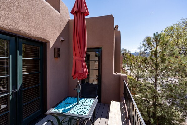 El Corazon 12 | Pet Friendly + Balcony - Santa Fe, NM