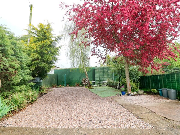 The Mill Wheel, Romantic, Character Holiday Cottage In Doveridge - Uttoxeter