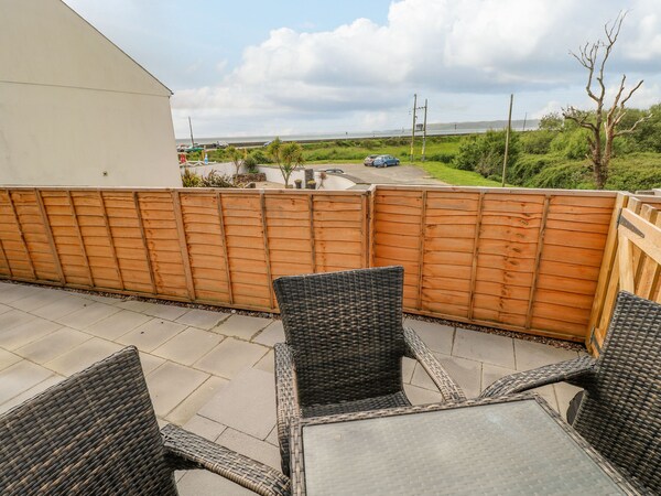 Caban Y Mor, Pet Friendly, With A Garden In Saundersfoot - Tenby