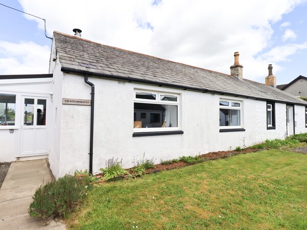Chatelherault, Pet Friendly, Character Holiday Cottage In Ruthwell - Powfoot
