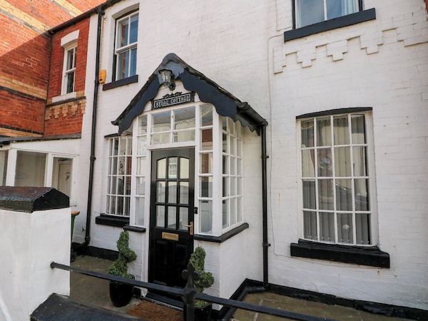 Rydal Cottage, Pet Friendly, Character Holiday Cottage In Scarborough - North Yorkshire