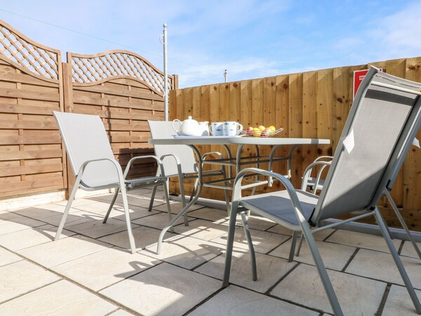 Beach Cottage, Pet Friendly, Country Holiday Cottage In Portreath - Pool
