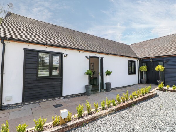 The Den, Bank Top Farm, Romantic, Luxury Holiday Cottage In Ashbourne - Castleton