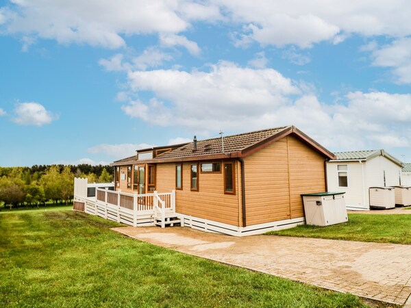 Woodland View Lodge, Pet Friendly, Luxury Holiday Cottage In Felton - Rothbury