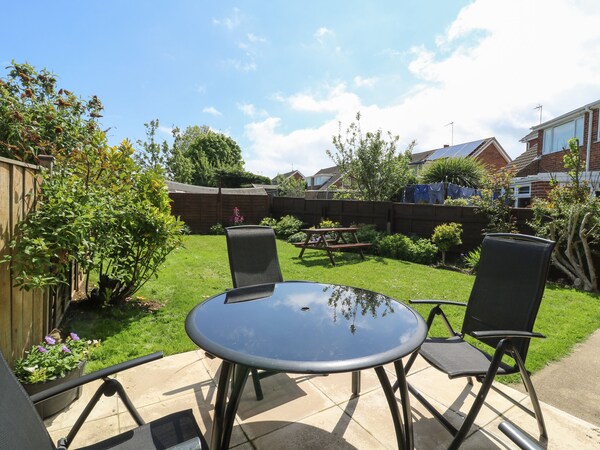 4 Ranby Drive, Country Holiday Cottage, With A Garden In Hornsea - Hornsea