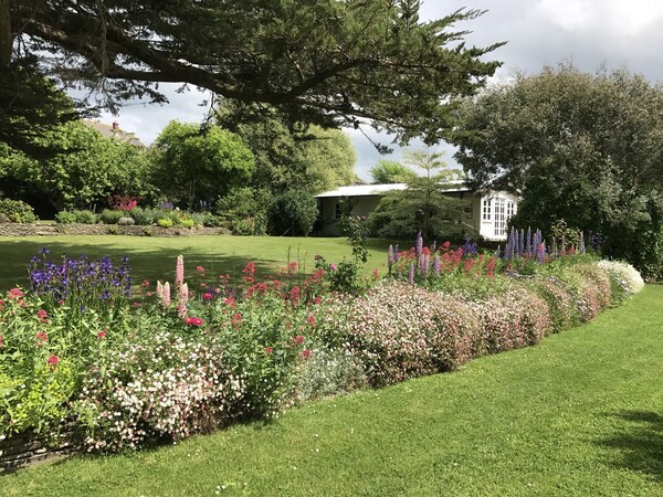 Otterburn House, Pet Friendly, Character Holiday Cottage In Bude - Widemouth Bay