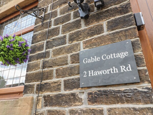 Gable Cottage, Pet Friendly In Haworth - West Yorkshire