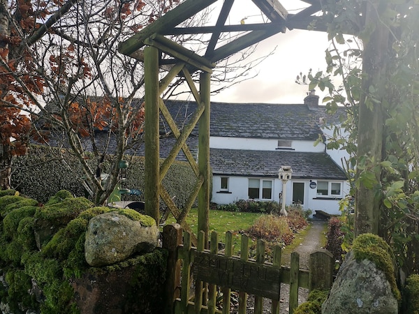 2 Mellfell View, Pet Friendly, With Open Fire In Penruddock - Glenridding