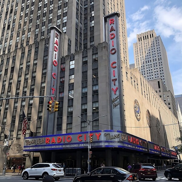 Walk To Times Square & Radio City Music Hall! 3 Classy Units - New York
