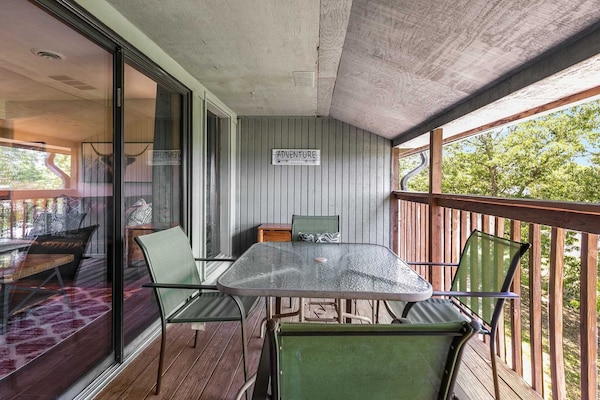 Beautiful Views! King Bed, 1 Mile To Silver Dollar City, 2 Pools! | 2-8 - Coney Island, MO