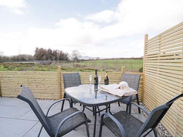 Daisy Cottage, Character Holiday Cottage, With Hot Tub In Penruddock - Glenridding