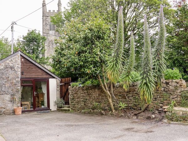 Lannlyvri Lodge, Pet Friendly In Lostwithiel - Bodmin