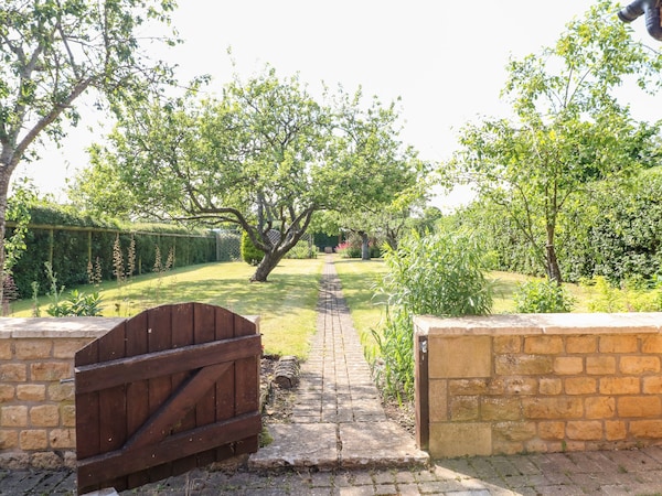 Well Cottage, Pet Friendly, With Open Fire In Bourton-on-the-water - Bourton-on-the-Water