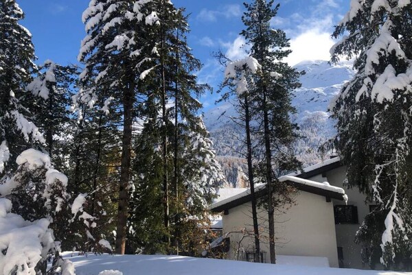 Sankt Moritz Dorf Charme Apartment With Parking - Saint-Moritz