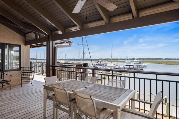 1922 Bohicket Marina: Incredible Marina Views, Community Pool Access - Edisto Beach, SC