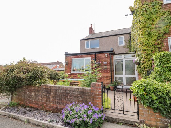 2 Thompsons Buildings, Pet Friendly, With A Garden In Morpeth - Morpeth