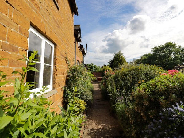 Hill House Farm, Pet Friendly In Nether Heyford, Northamptonshire - 白金漢