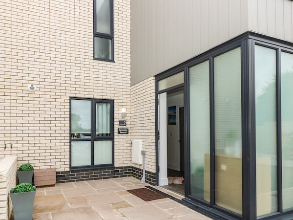 9 Breakwater Way, Family Friendly, With A Garden In Sandown - Sandown