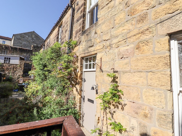Beals Yard, Pet Friendly, Luxury Holiday Cottage In Alnwick - Dunstanburgh Castle