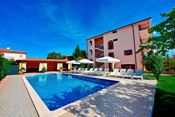 One Bedroom Apartment With Terrace Novigrad (A-6951-a) - Istria
