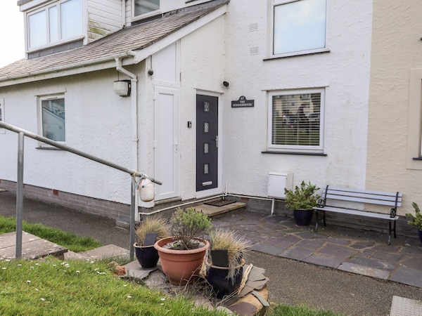 The Summerhouse, Family Friendly, With A Garden In Y Felinheli - Caernarfon