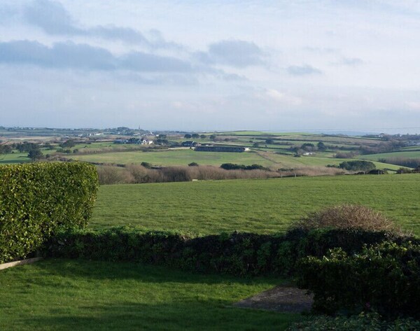 Hillcroft Bungalow, Pet Friendly In Polzeath - Padstow
