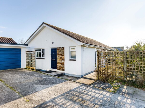 Little Sailing, Pet Friendly In Rock - Polzeath Beach