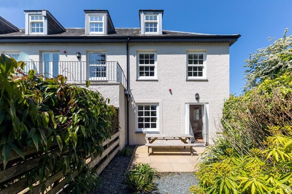 Lowenna Manor 10, Pet Friendly, With A Garden In Rock - Padstow