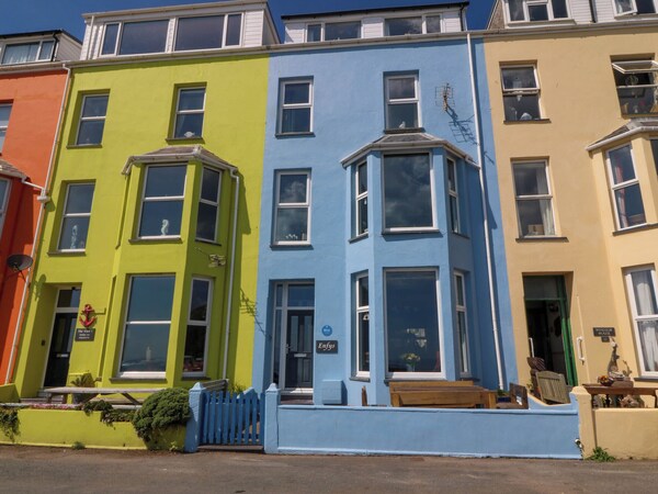 Enfys, Family Friendly, Country Holiday Cottage In Criccieth - North Wales