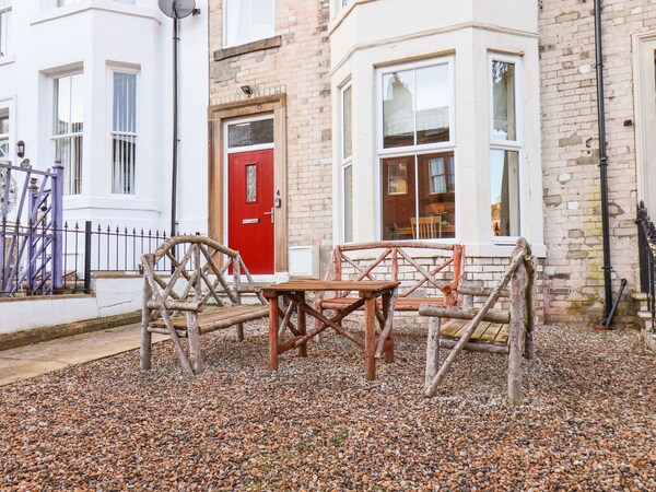 4 Normanby Terrace, Pet Friendly, Character Holiday Cottage In Whitby - Sandsend